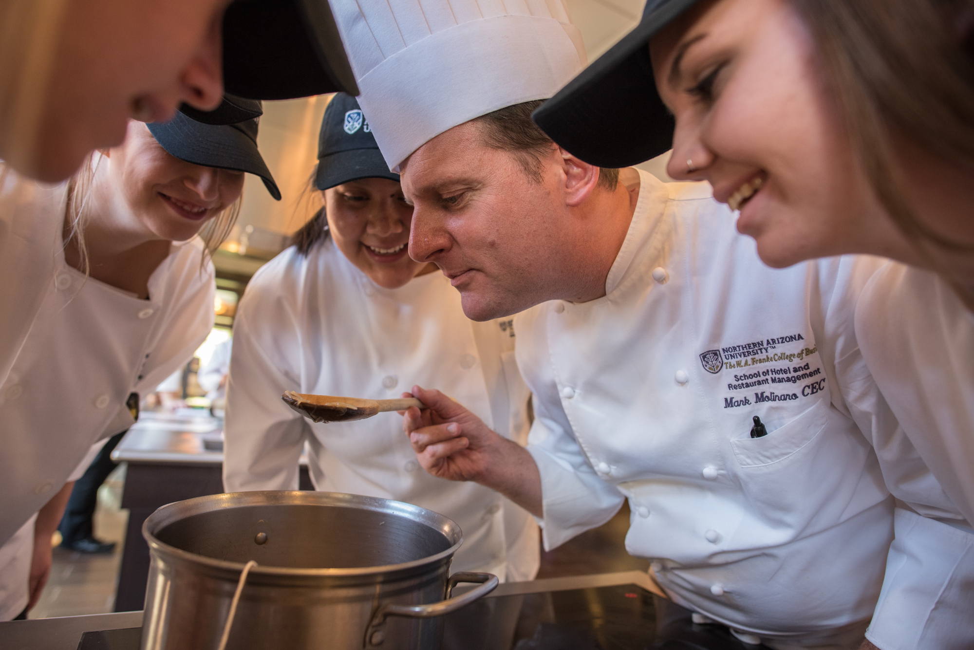 5 Ways to Become a More Mindful Eater | U CAN